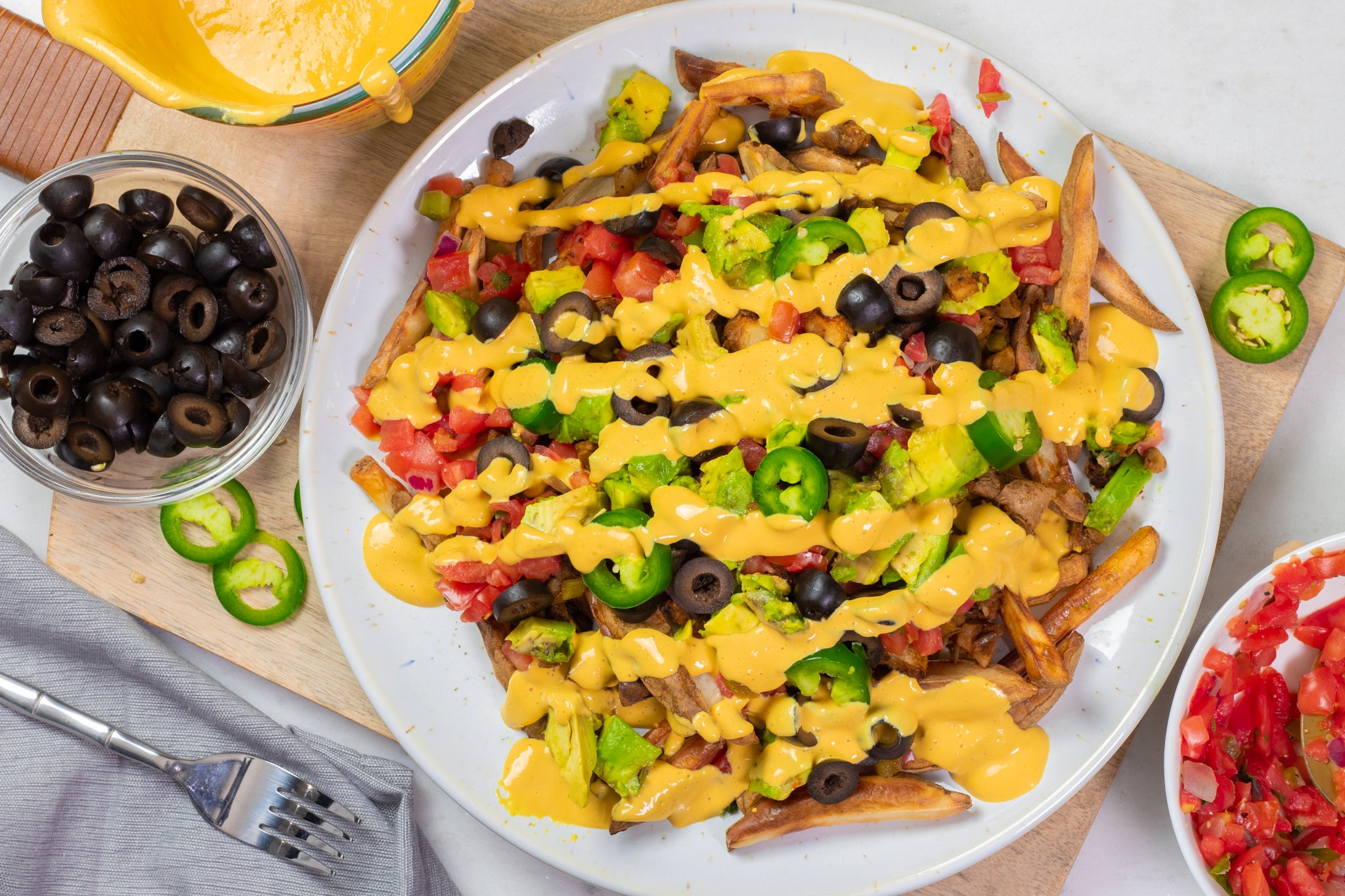 Loaded Vegan Potato Nachos with Queso - Recipes - ZardyPlants