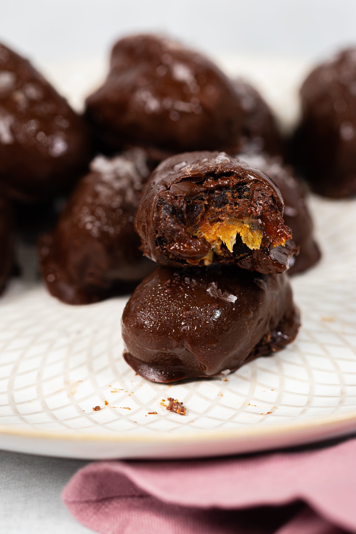 Vegan Snickers Bites - Vegan and Oil-free Recipes - ZardyPlants