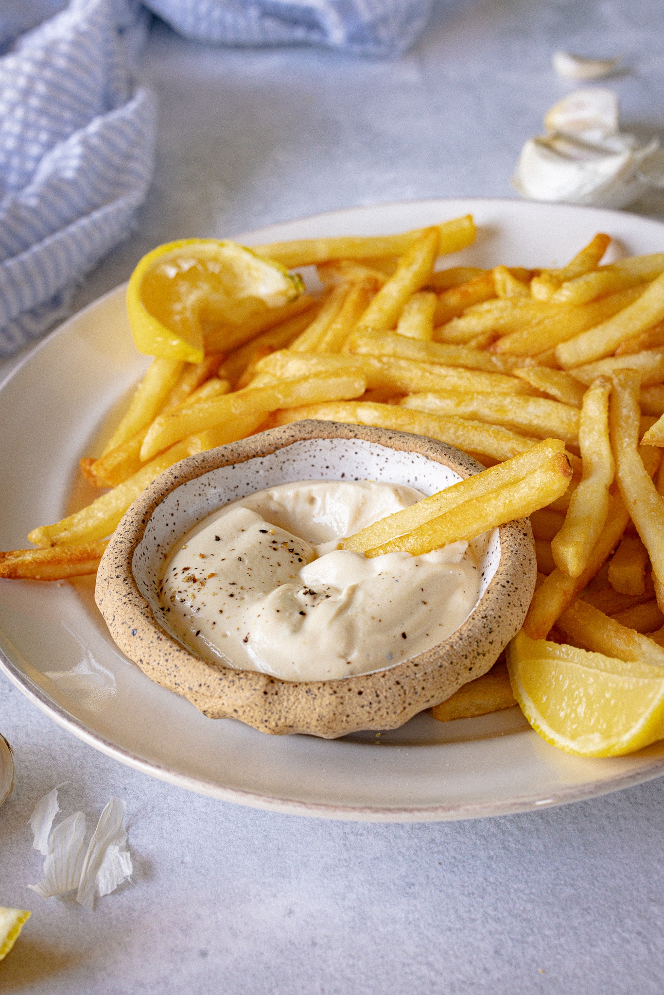 Vegan Garlic Aioli (Low Fat & Oil-Free) - ZardyPlants