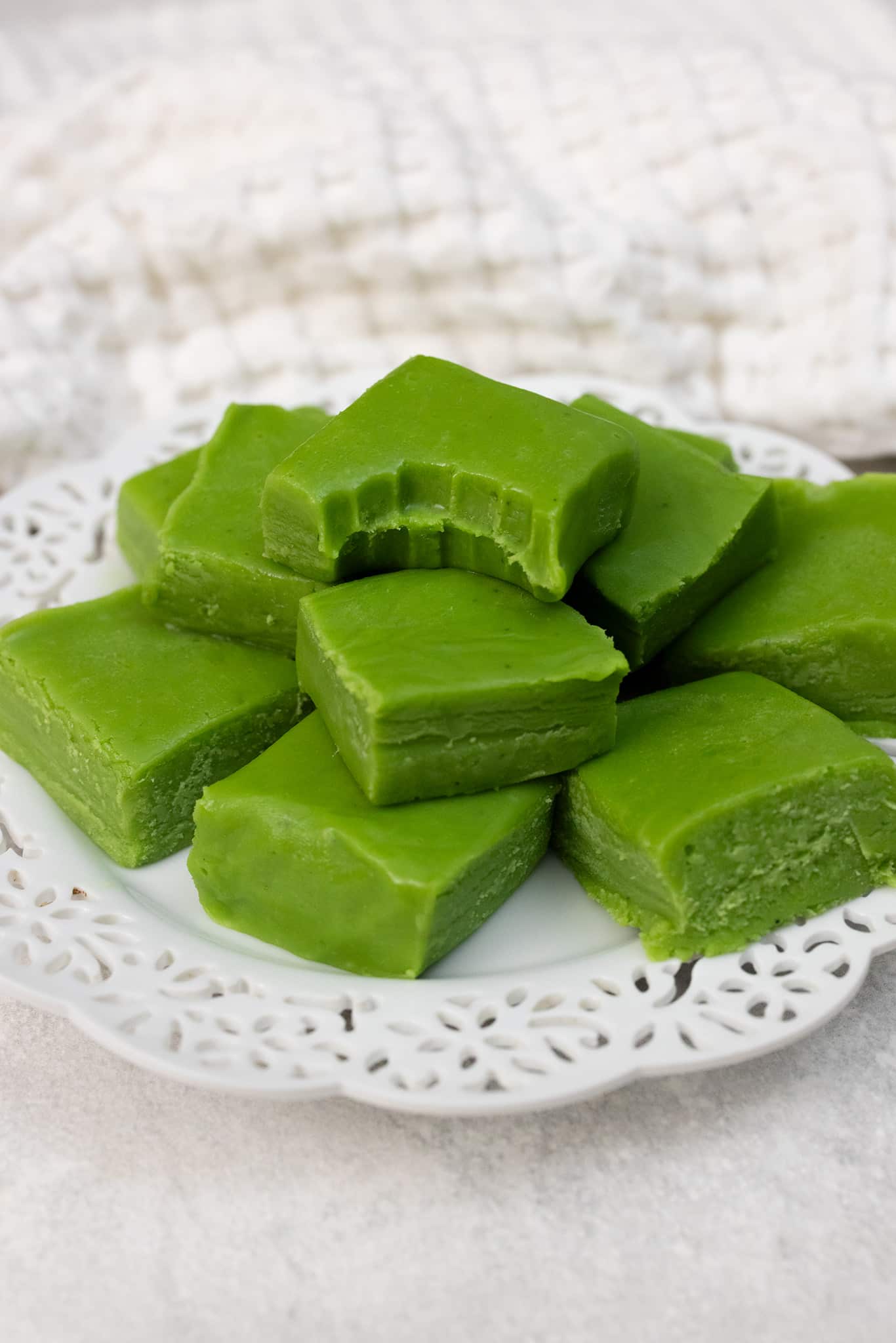Matcha Fudge (Dairy-Free and Easy!) - ZardyPlants